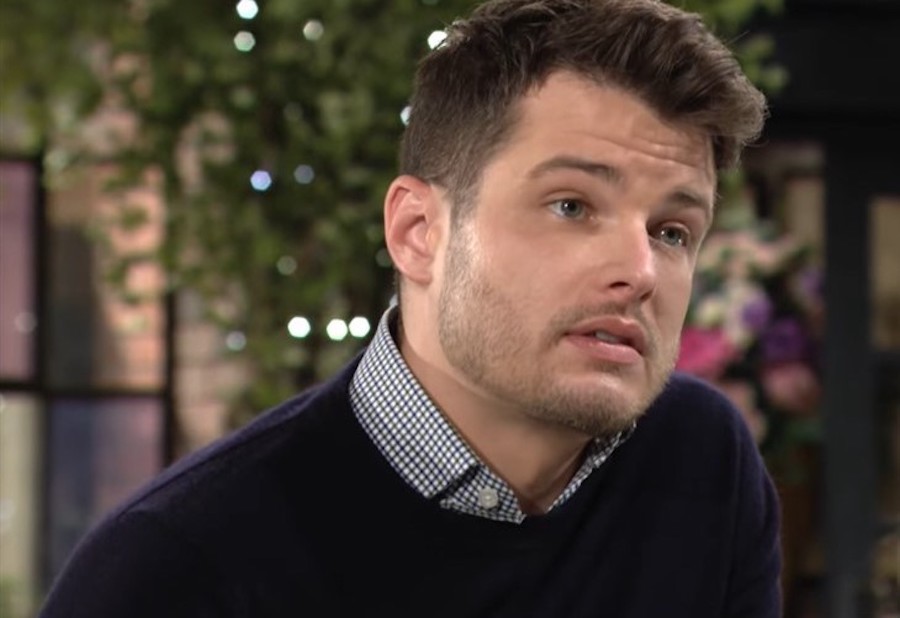 The Young And The Restless Spoilers Kyle Finds Summer Right